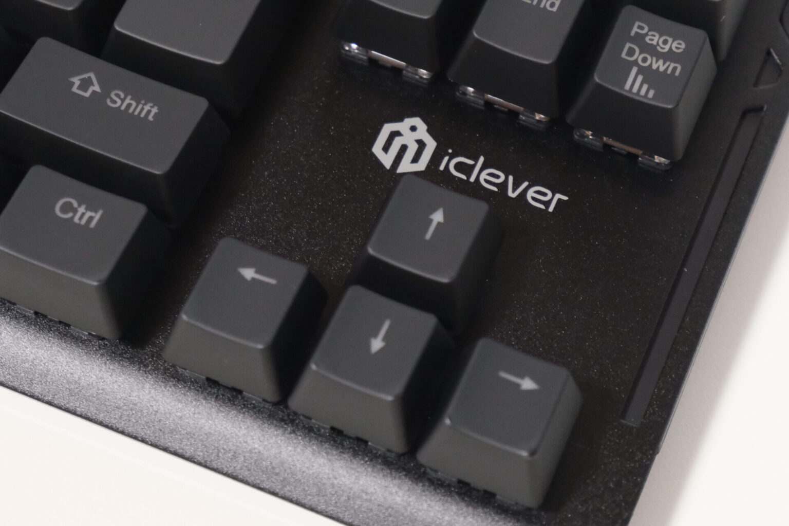 Amazonで買った激安ゲーミングキーボードがコスパ最強かもしれない・・・【iClever G01レビュー】 | 無糖のデスク
