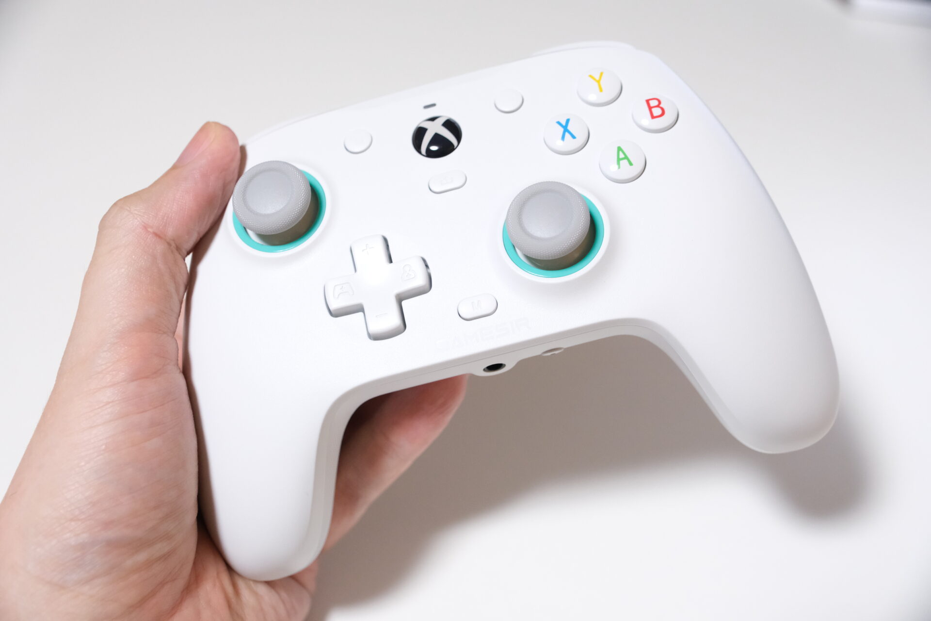 GameSir G7 SE レビュー！PCとXboxで使えるコスパ抜群の有線コントローラー！【PR】 | 無糖のデスク