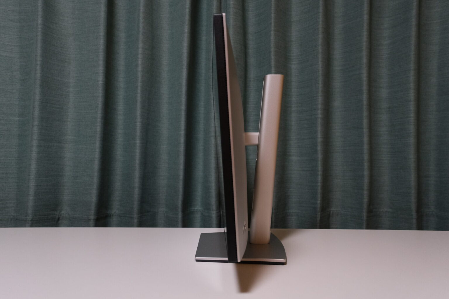 Dell U2723QX 徹底レビュー！ | 無糖のデスク